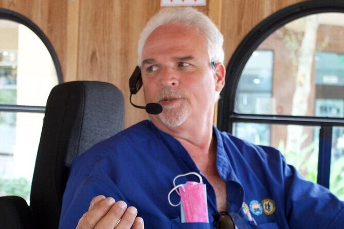 Guided Tour of Naples on a Vintage Trolley (Hop on - Hop off) - Who Should Consider This Tour?