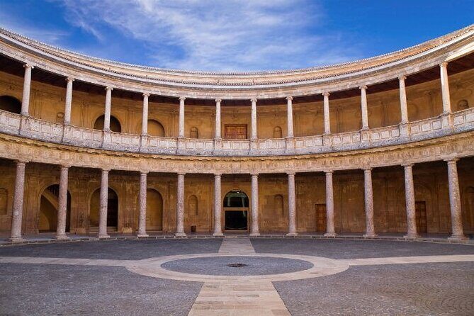Guided tour to Alhambra with Generalife, Alcazaba and Carlos V - Exploring Calle Real de la Alhambra and Surroundings