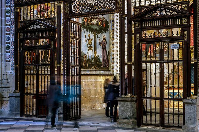 Guided visit "Meet the Lady of the Cathedrals" / Guided Visit to Cathedral - Optional Additions: Tower & Hidden Corners