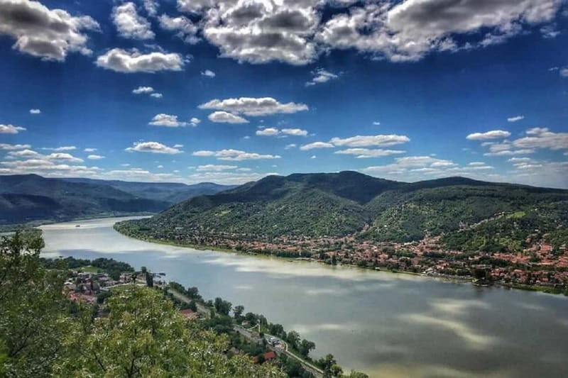 Gyr: Private Boat Tour to Visegrád with Danube Bend Views - Who Is This Tour Best For?