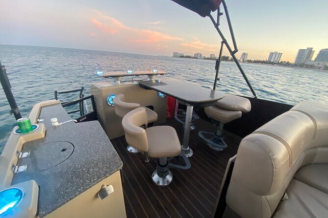 Half-Day Aqua Patio Rental in Fort Lauderdale 7 to 11 people - What Makes the Aqua Patio Stand Out?