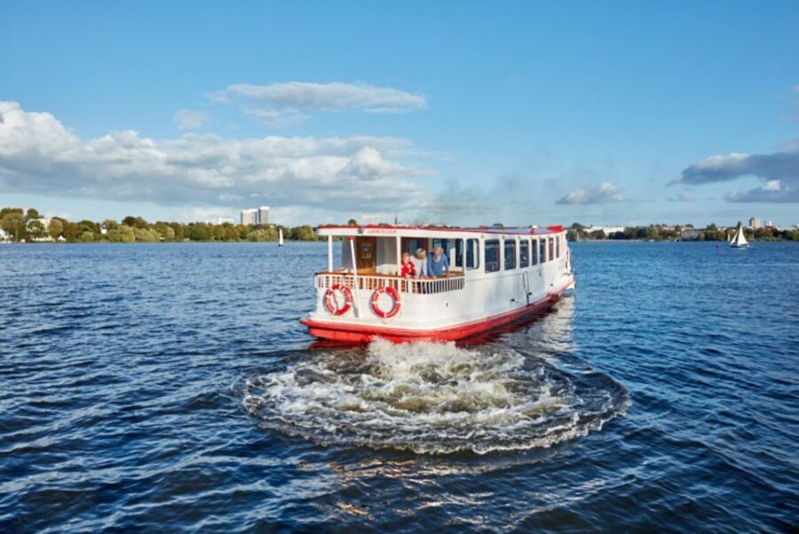 Hamburg: City Cruise on Alster Lake - What You Can Expect on the Cruise