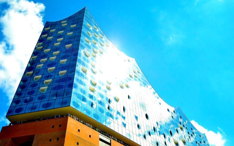 Hamburg: Elbphilharmonie Plaza, Highlights & Surroundings - What this tour offers for the curious traveler