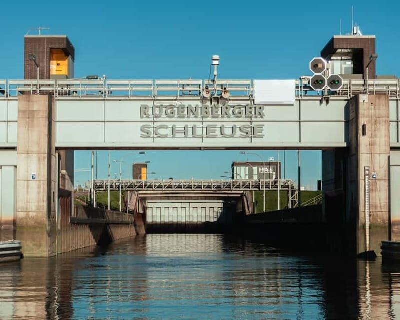 Hamburg: Grand harbor tour, 1 hour - What to Expect from the 1-Hour Harbor Tour