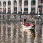 Hamburg: private Tour in the royal Venetian Alstergondel - The Itinerary in Detail