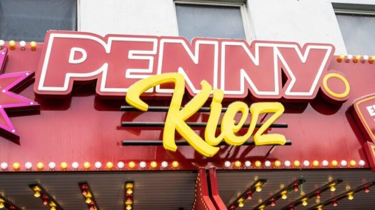 Hamburg: Reeperbahn & St. Pauli by Day - Real Experiences & traveler impressions