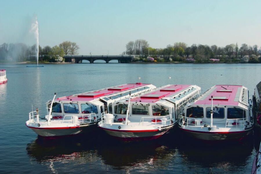 Hamburg: Twilight cruise - Detailed Itinerary Breakdown