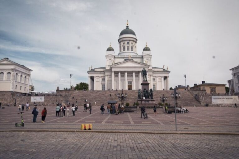 Helsinki Panorama Coach Tour - What It Feels Like on the Bus