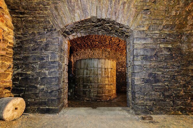Hidden Brewery Caverns Tour in Cincinnati with Beer Tasting - The Experience in Detail