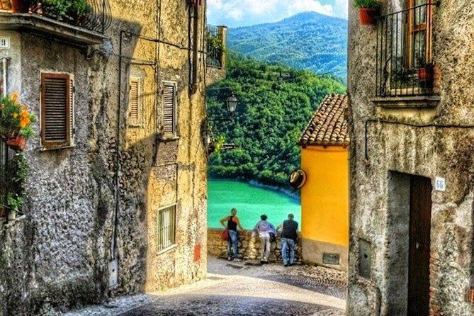 Hike Lake Castle and Good Food! - Authentic Experiences That Stand Out
