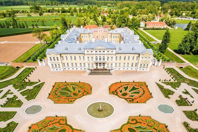 Hill of Crosses & Rundale Palace Tour - Authentic Experiences and Practical Tips