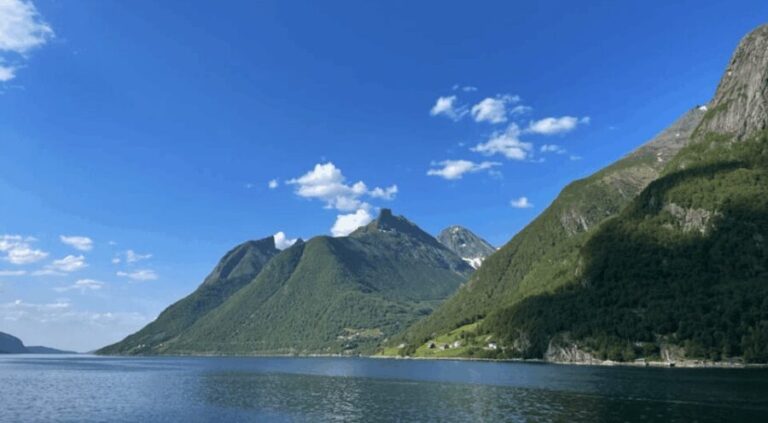 Hjørundfjord Fjord Cruise Afternoon Øye-Ålesund one way - In-Depth Look at the Price and Value