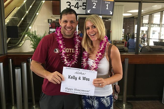 Honeymoon Airport Lei Greeting on Honolulu Oahu - A Warm Welcome: Review of the Lei Greeting Service