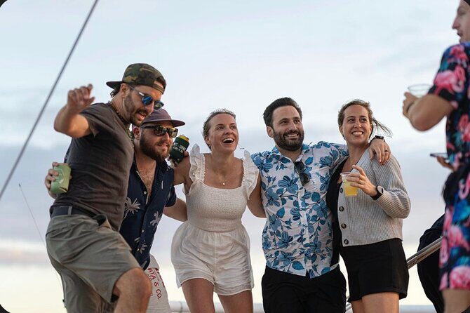 Honolulu Sunset Sail from Kewalo Harbor Including Drinks - Who Will Love This Cruise?