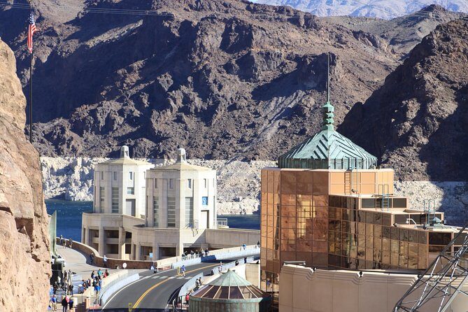 Hoover Dam, Lake Mead and Boulder City Tour with Private Option - The Guide’s Role: Making the Difference
