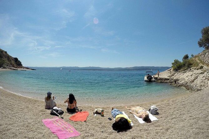 Hvar Pakleni islands and Secrets of Brac and Solta private tour - Discovering the Itinerary: What Makes Each Stop Special
