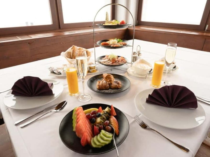 Innsbruck: Breakfast with Prosecco and Panoramic Views - The Journey to Seegrube