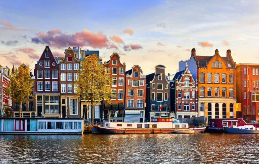 Instagram Photo Shoot in Amsterdam with a Photographer - Is It Worth the Price?