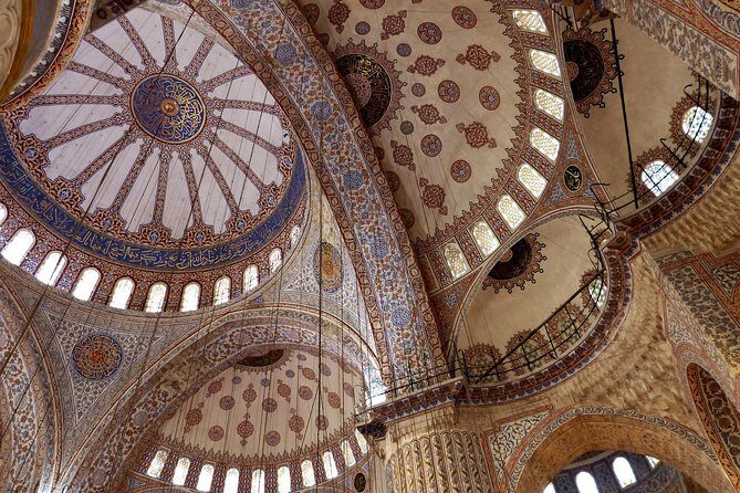 Istanbul Delights: A Journey Through Flavor and History - Exploring Istanbul’s Rich Urban Tapestry