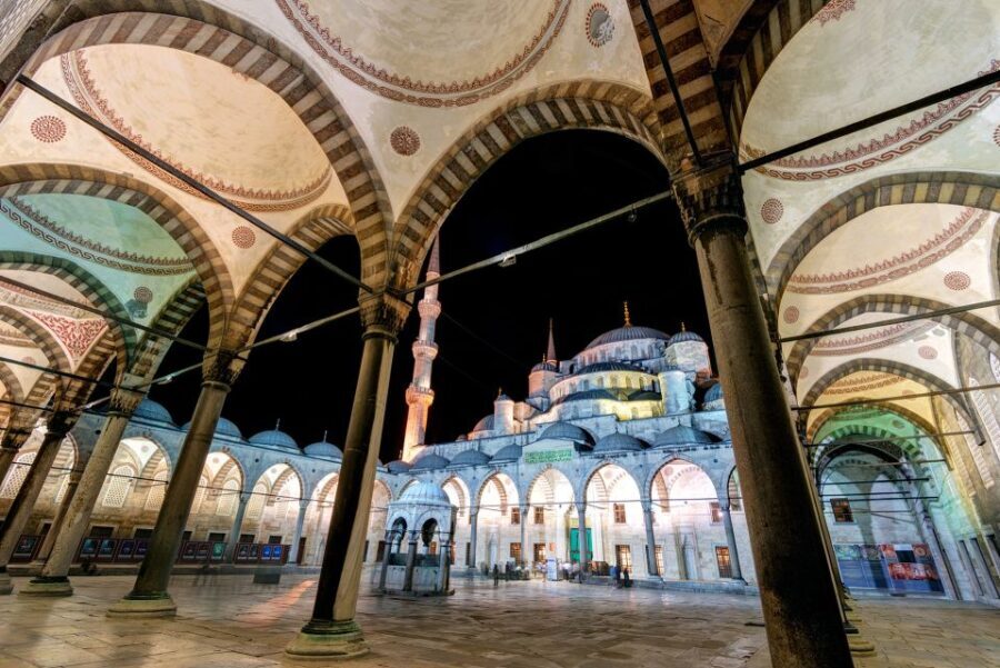 Istanbul: Full-Day Highlights Tour with Guide and Lunch - Exploring the Markets and Local Flavors
