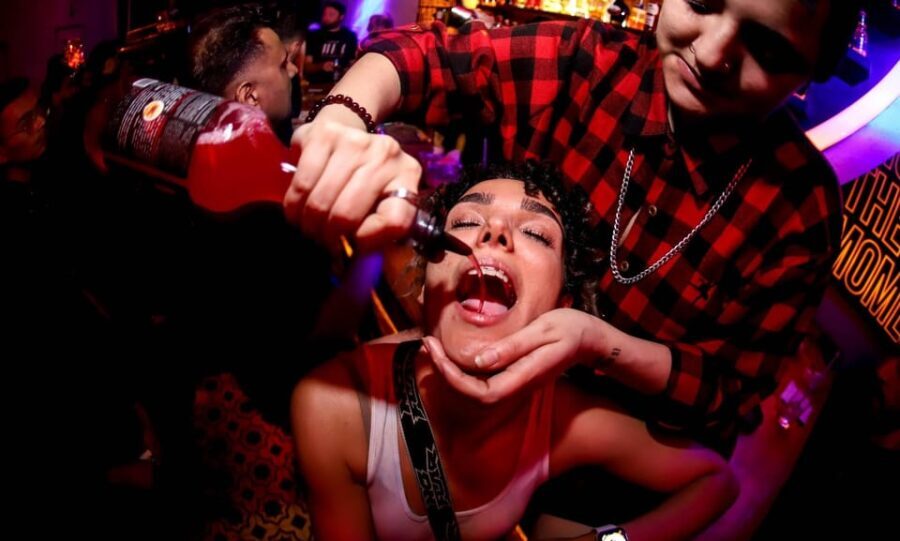 Istanbul: Rooftop Pub Crawl with Party Bus - The Sum Up: Who Is This Experience Perfect For?