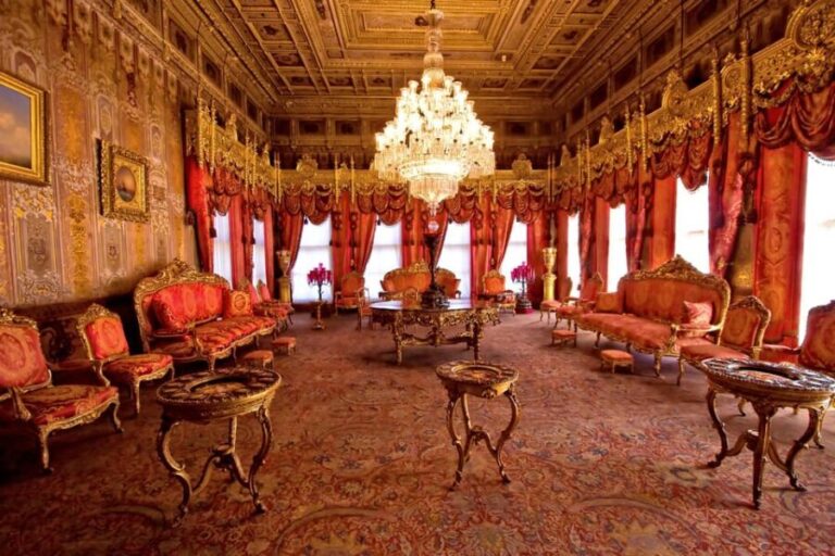 Istanbul:Dolmabahce Palace Skip-the-Line Entry & Audio Guide - Who Will Love This Experience?