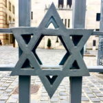 Jewish Heritage Walk: Synagogues, Shoes, Secrets & Flódni - Detailed Breakdown of the Itinerary