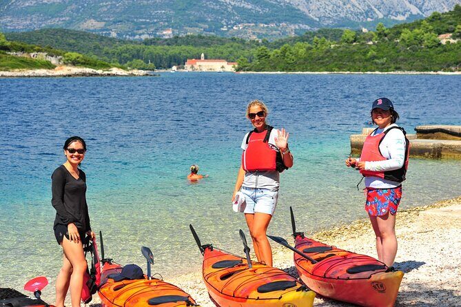 Kayaking Korula's Paradise -Half Day Guided Kayak Tour - The Guide and Group Dynamics