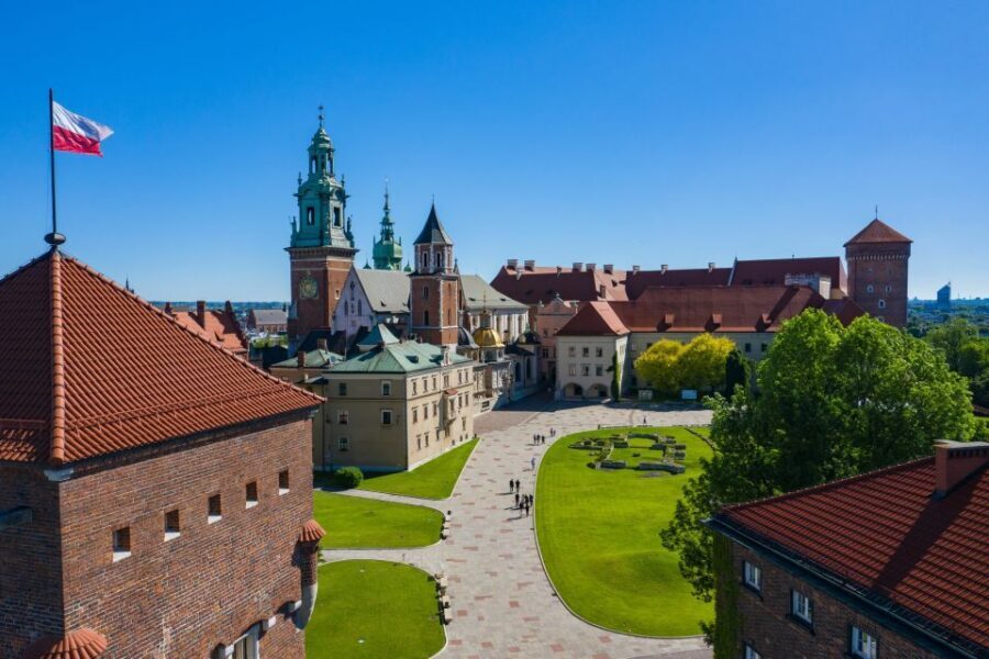 Krakow: Electric Car Sightseeing Tour - The Guide and Commentary: What You Can Expect