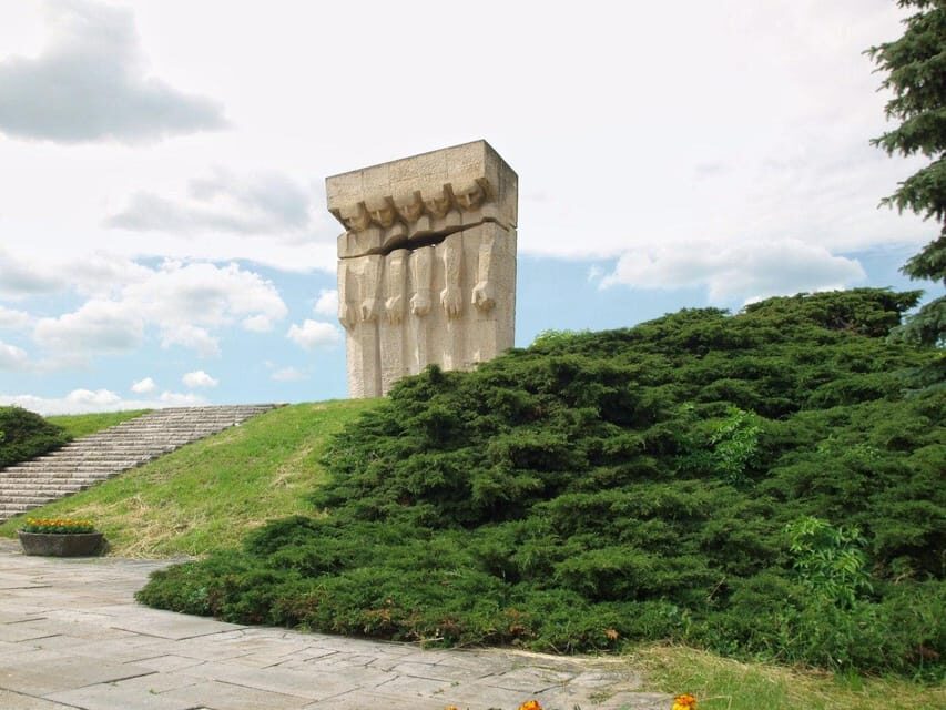 Krakow: Former Concentration Camp Plaszow Guided Tour - The Itinerary in Detail: What Makes Each Stop Special