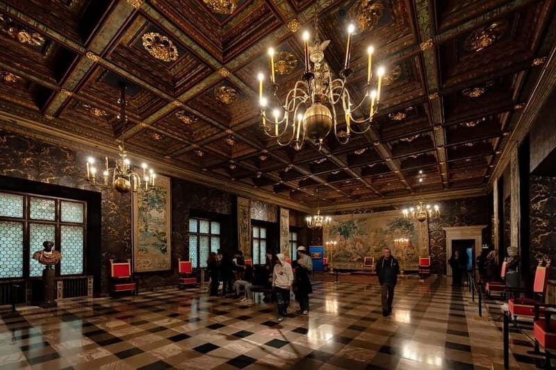 Krakow: Guided Wawel Tour, Lunch, and Vistula River Cruise - What’s Included and What’s Not