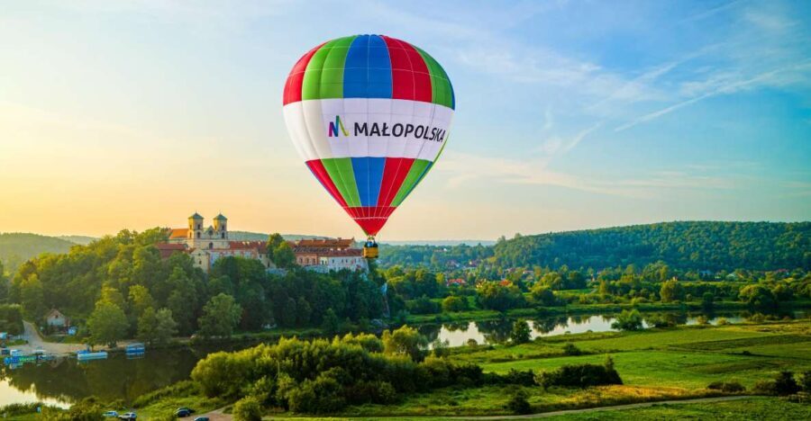 Kraków: Hot Air Balloon Flight with Champagne - Breaking Down the Itinerary