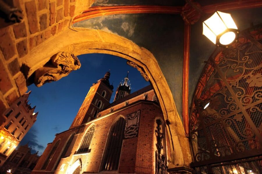 Krakow: John Paul II Guided Tour with Wawel Castle Entry - Exploring the Tour: A Step-by-Step Breakdown