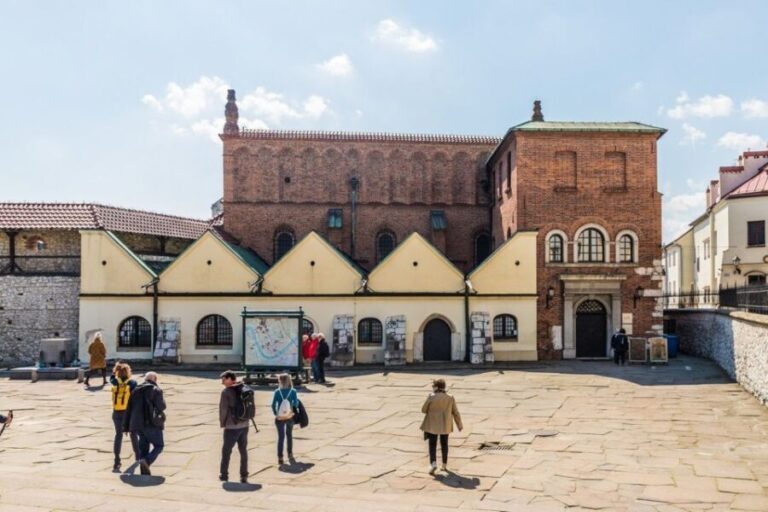 Krakow: Old Town, Ghetto, and Kazimierz Golf Cart Tour - Exploring Krakow’s Old Town and Kazimierz by Golf Cart