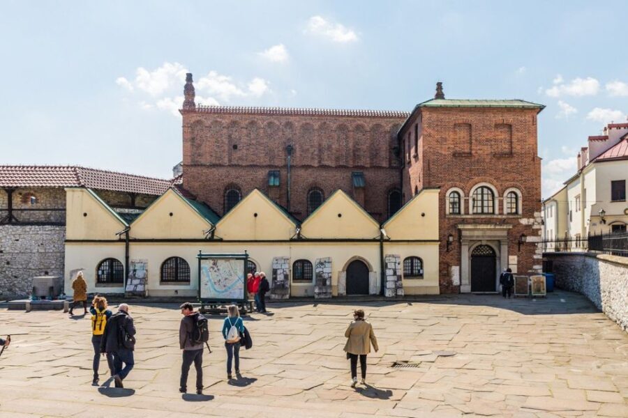 Krakow: Old Town, Ghetto, and Kazimierz Golf Cart Tour - Exploring Krakow’s Old Town and Kazimierz by Golf Cart