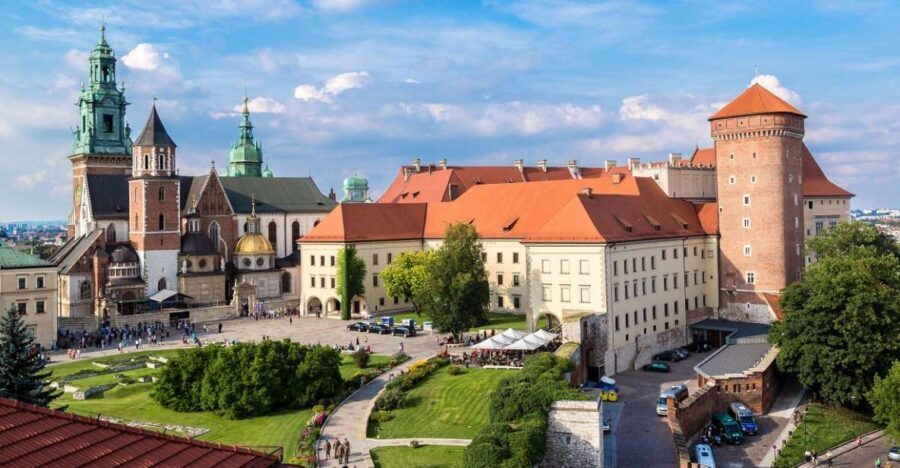 Krakow: Wawel Castle and Cathedral & Salt Mine, with Lunch - Who Should Consider This Tour?