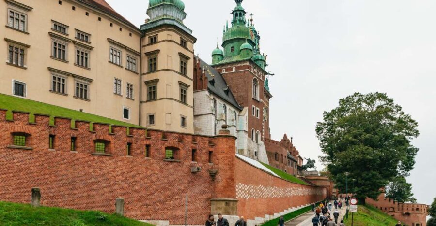 Krakow: Wawel Royal Hill with Optional Castle and Cathedral - The Real Experience: What Travelers Say