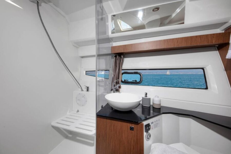 Krk: Rent a boat Merry Fisher 1095 - Discovering the Merry Fisher 1095: A Well-Appointed Weekender