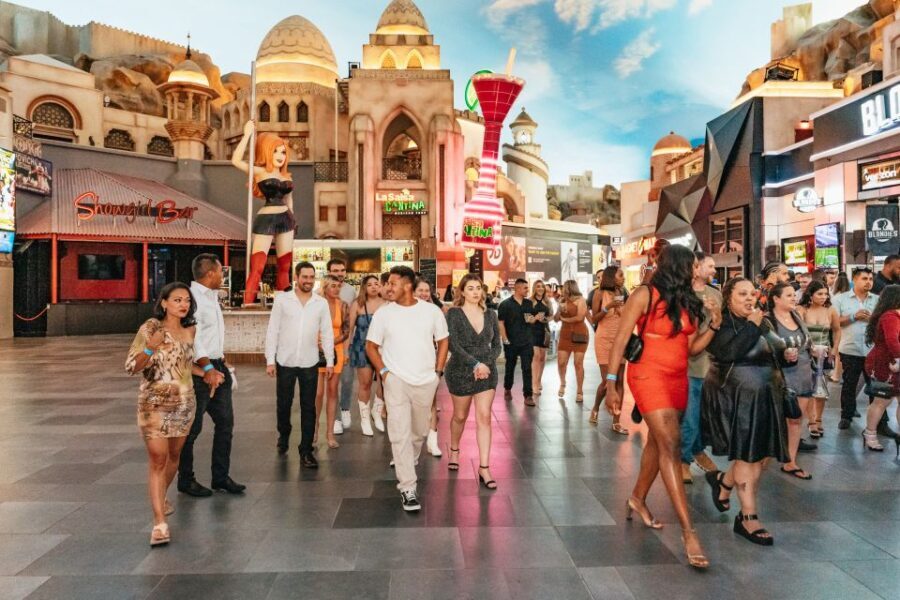 Las Vegas: Club Crawl and Party Bus with Free Drinks - What the Price Gets You