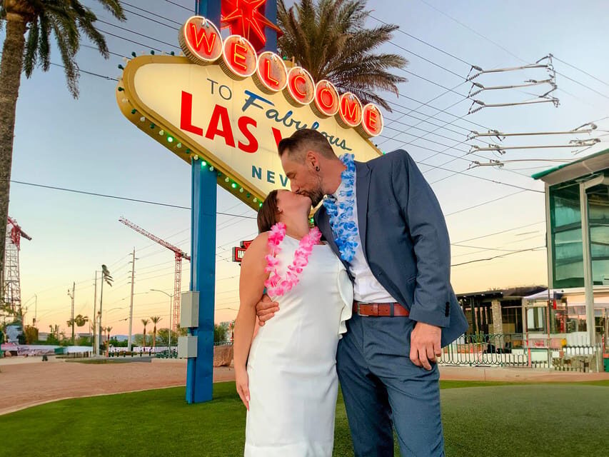 Las Vegas: Elvis Wedding with Las Vegas Sign Photos Included - What’s Included and What’s Not