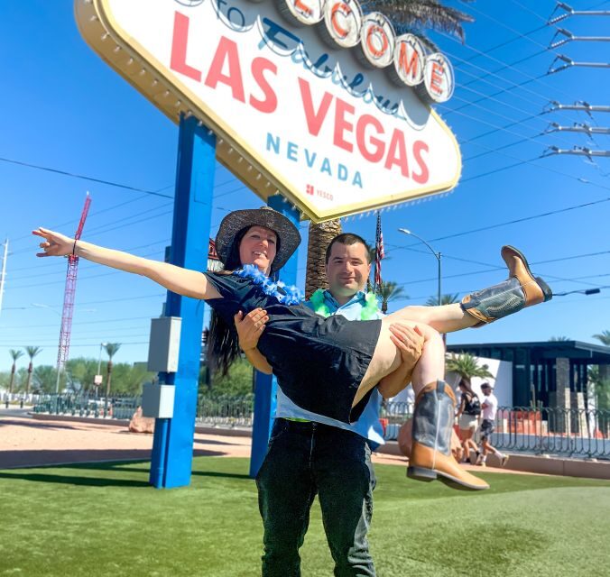 Las Vegas: Las Vegas Sign + 7 Magic Mountains + Photoshoot - Analyzing the Value