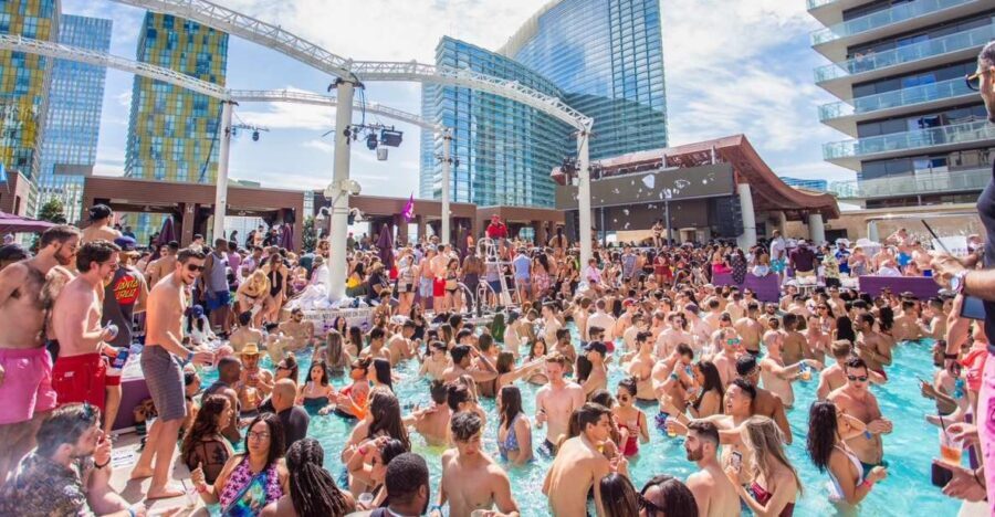 Las Vegas: Party Bus Day Club Tour with Drinks & Club Entry - What the Reviews Say: Authentic Insights