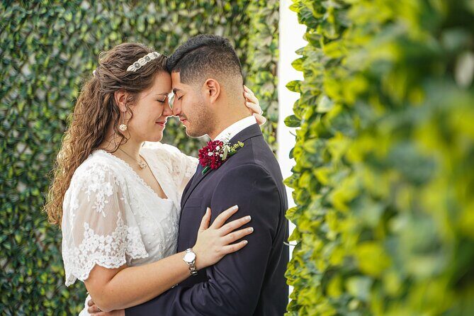 Las Vegas Wedding at The Little Vegas Chapel - The Ceremony: Short, Sweet, and Meaningful