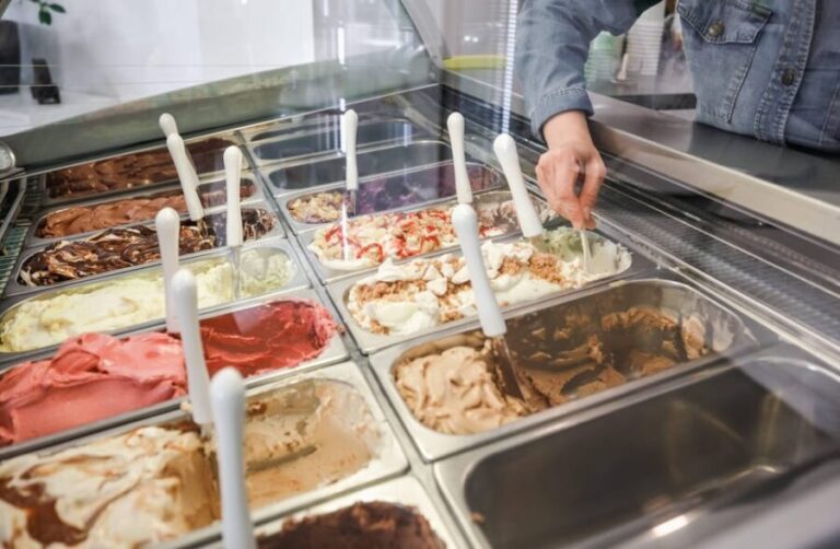 Lexington: Downtown Walking Food & History Tour - Authentic Food and Fascinating Tales