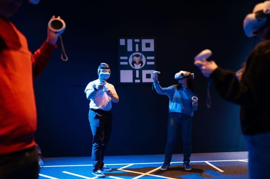 Liège : Virtual Reality in Arena - How the Experience Unfolds