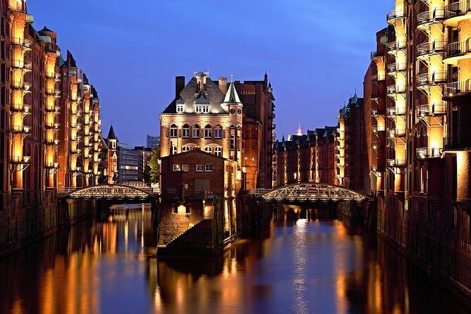 Lights tour through the port of Hamburg and to the historic warehouse district - Value and Practical Considerations