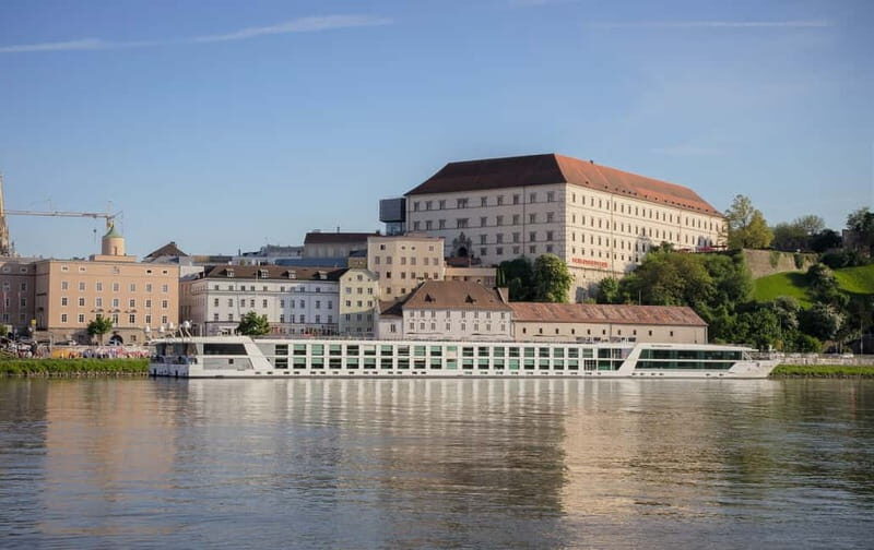 Linz: Private History Tour with a Linzer Cake Tasting - What to Expect and Practical Details