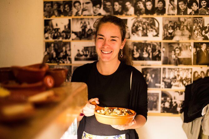 Lisbon Food Tour with 3 Stops and Fado Show Performance - Guides & Atmosphere