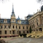 Lodz Old Town Manufaktura Highlights Private Walking Tour - The Itinerary in Detail