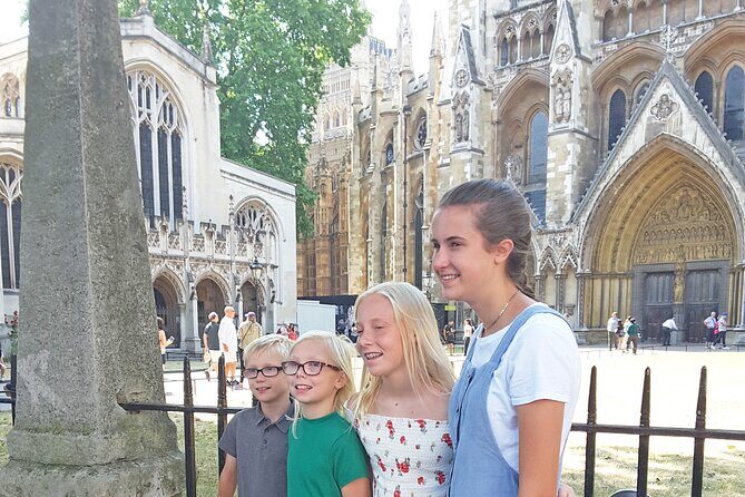 London Highlights Family-Friendly Walking Tour with Top Guide - Buckingham Palace and Changing of the Guard